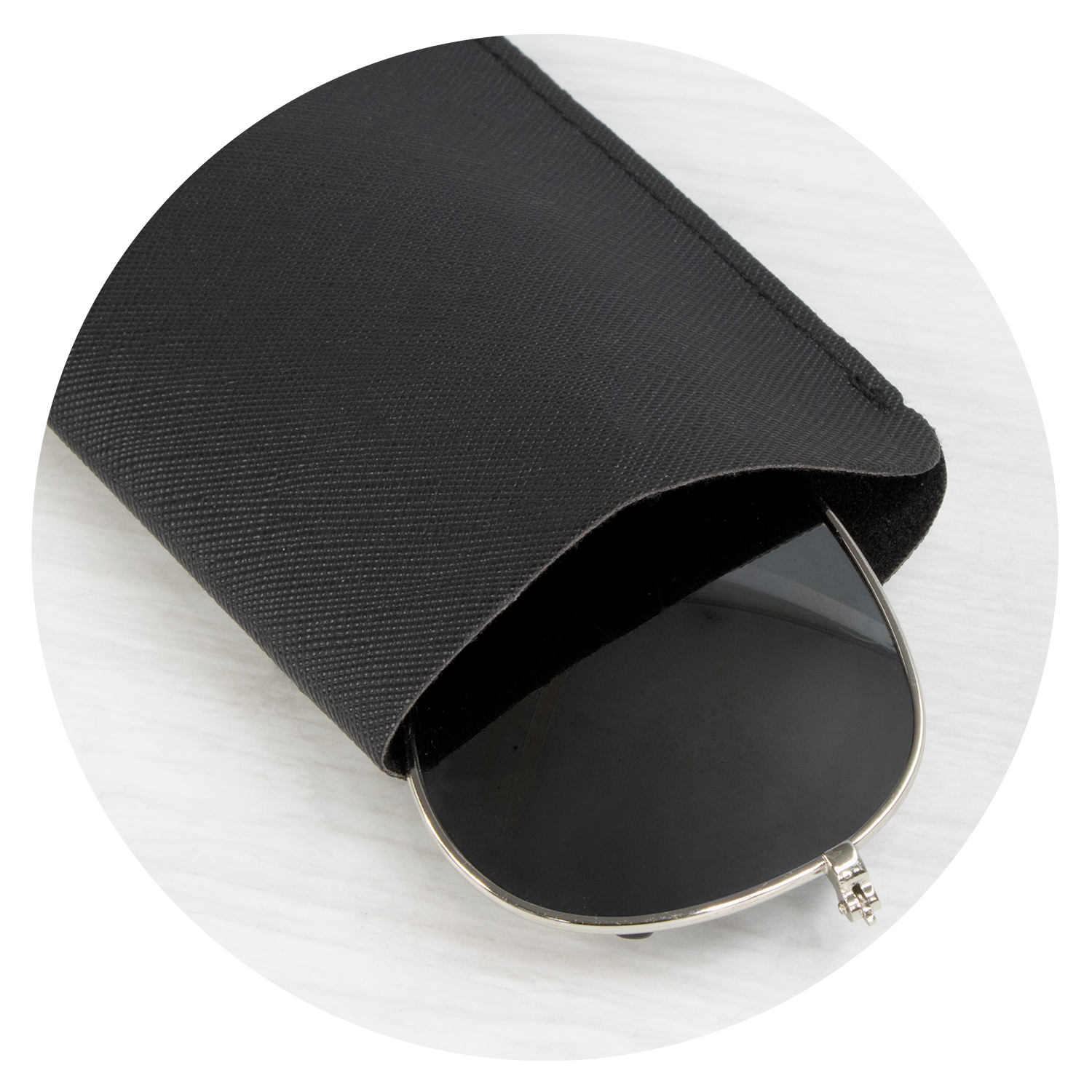TRENDS | Essex Sunglass Pouch