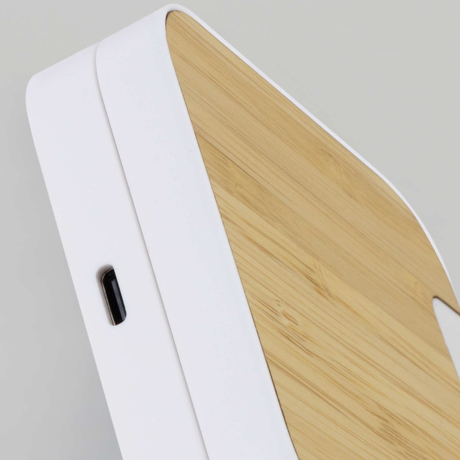 TRENDS | Flex Wireless Fast Charging Stand