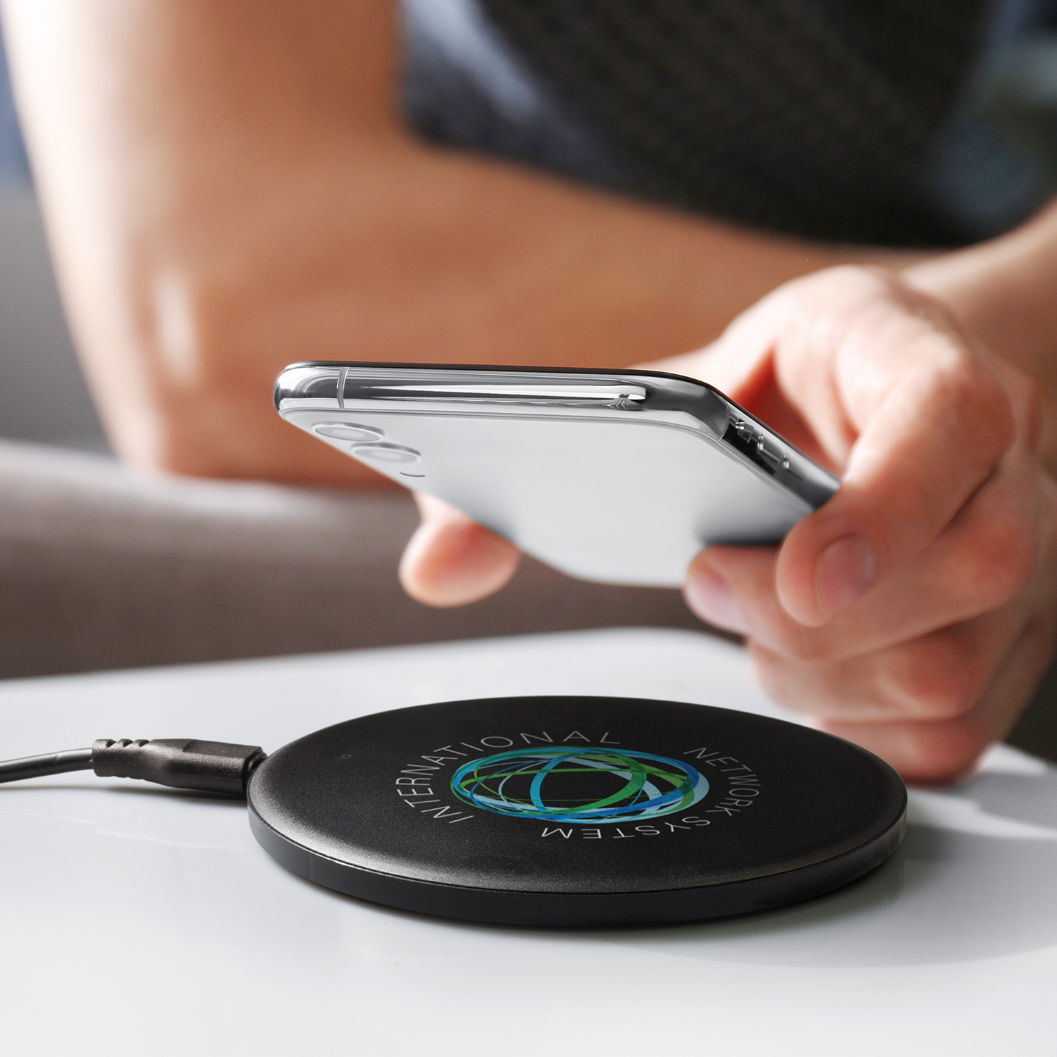 TRENDS | Energon Wireless Fast Charger