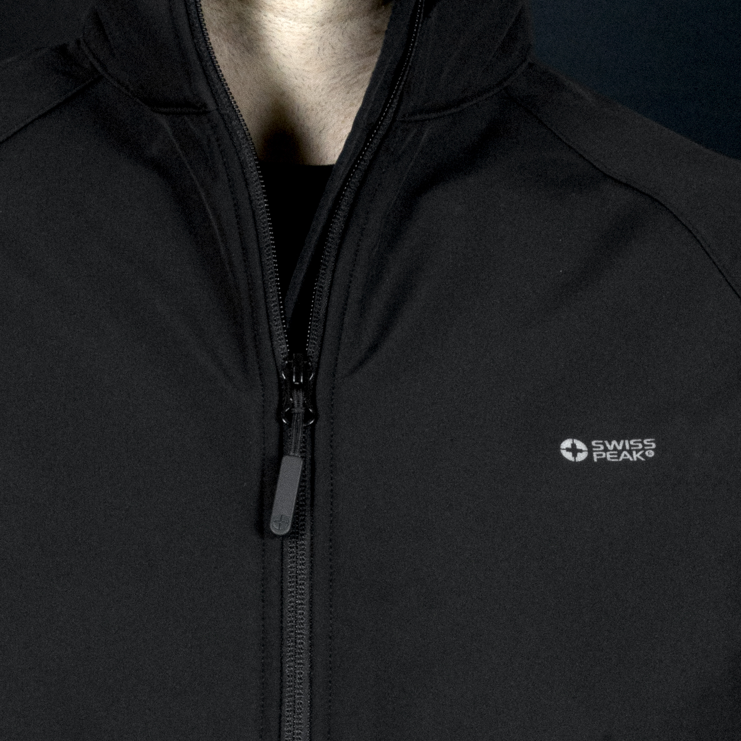 TRENDS | Swiss Peak Urban Softshell Jacket
