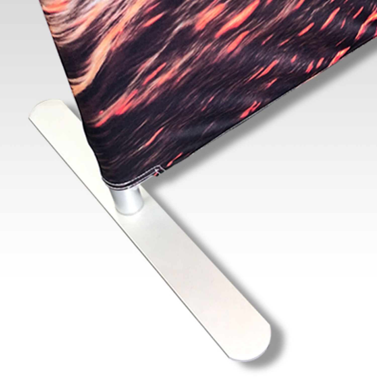 TRENDS | Curved Stretch Media Wall Medium