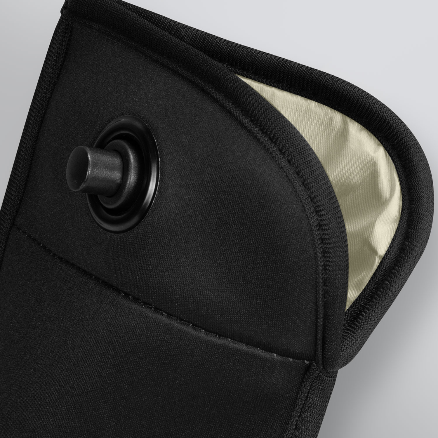 TRENDS | PhoneLocker Lockable Phone Pouch