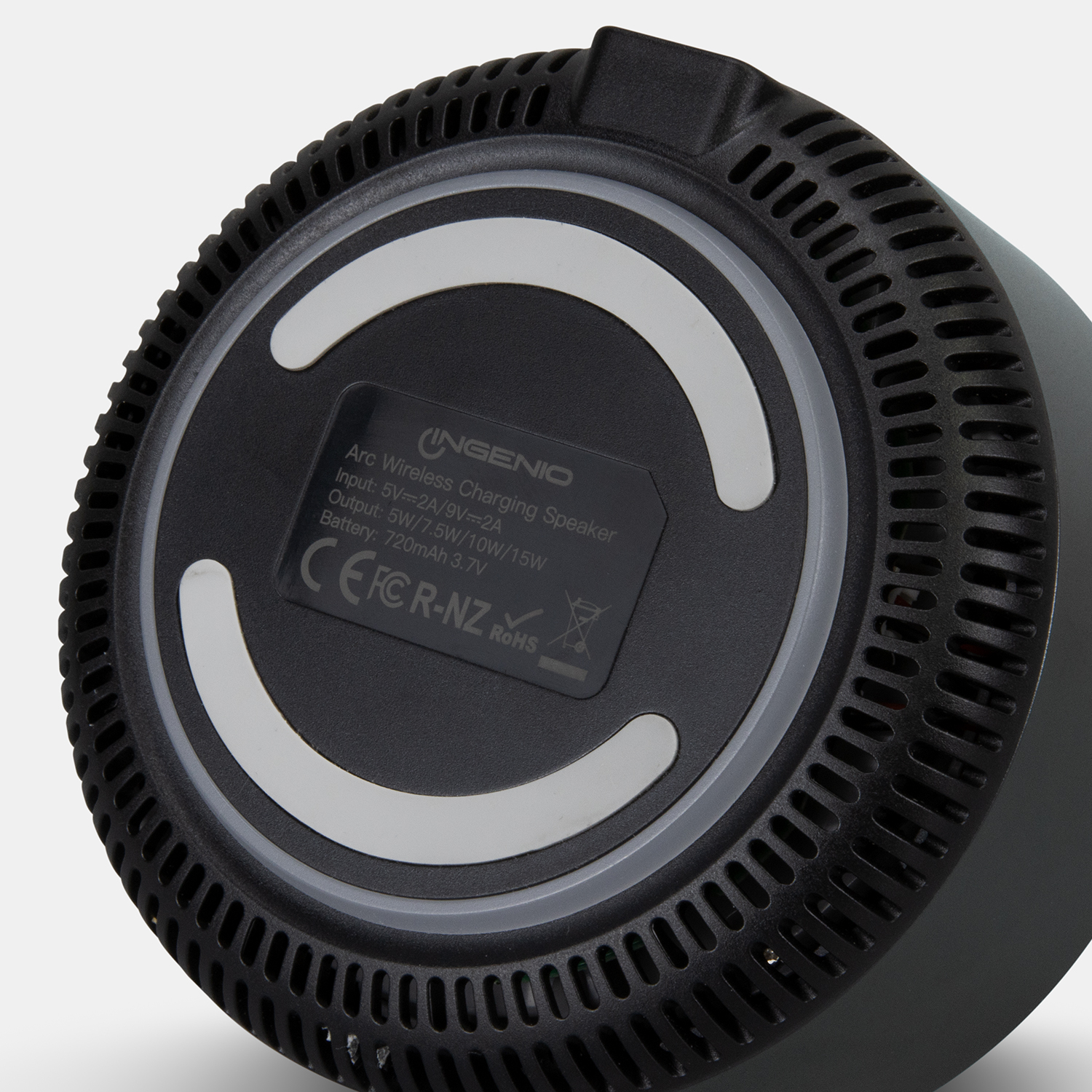 TRENDS | INGENIO Arc Wireless Charging Speaker