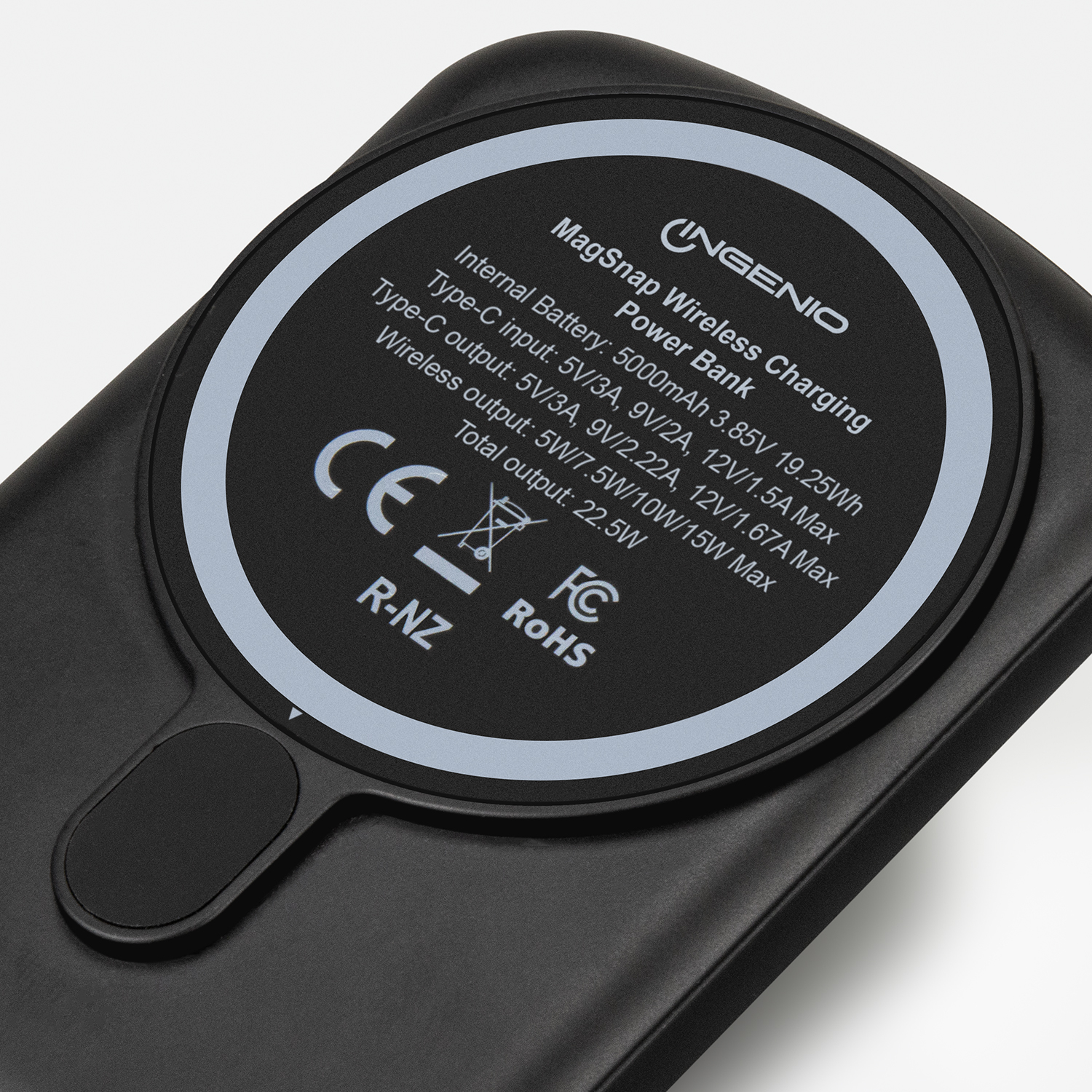 TRENDS | INGENIO MagSnap Wireless Charging Power Bank