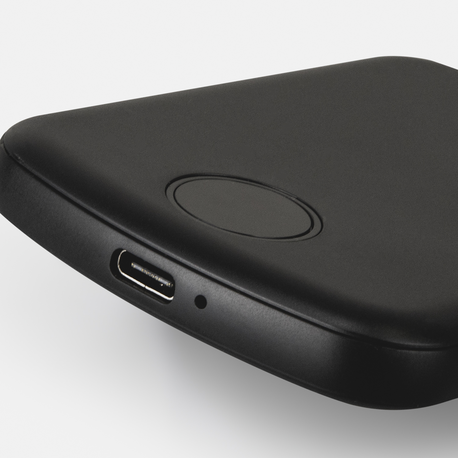 TRENDS | INGENIO MagSnap Wireless Charging Power Bank