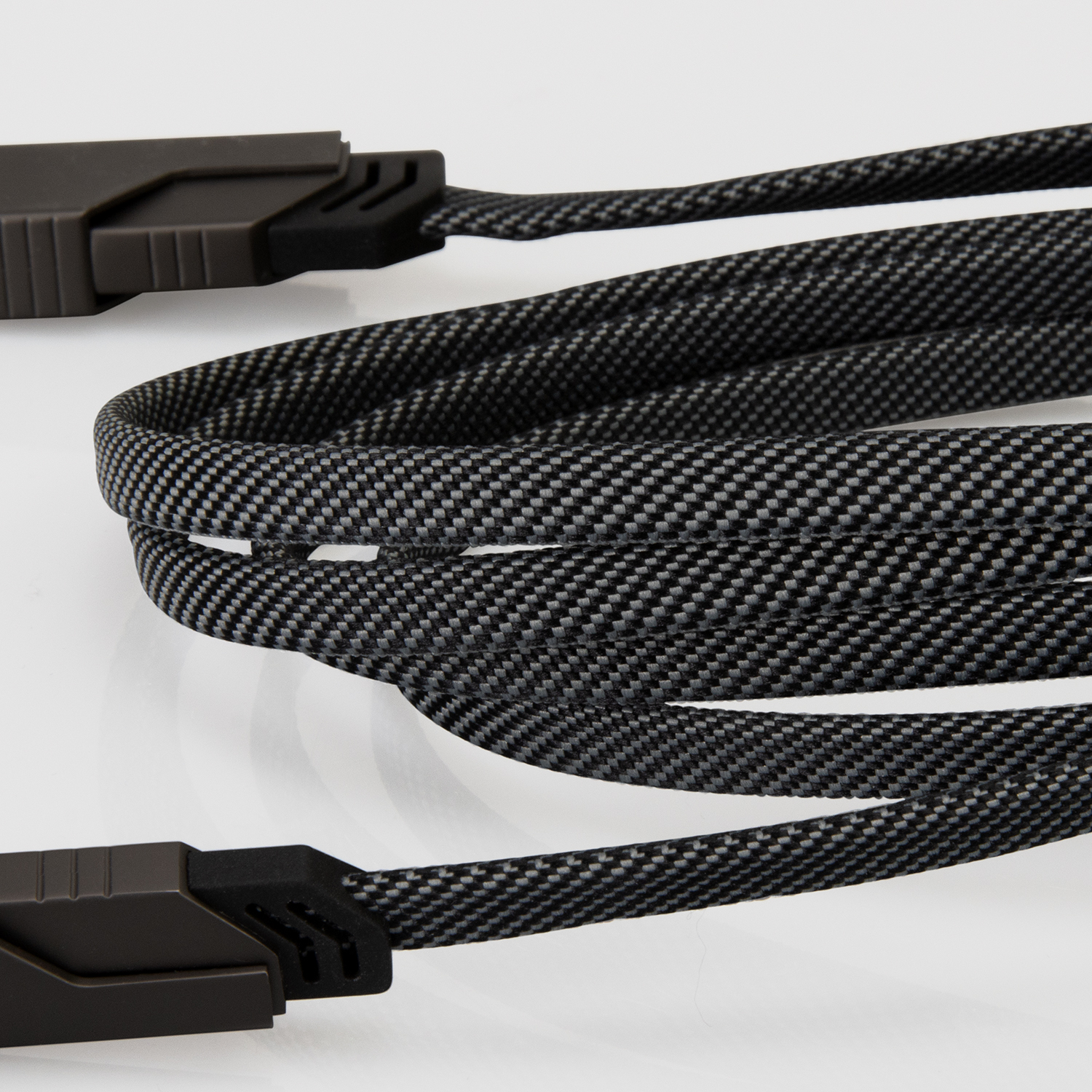 TRENDS | INGENIO Quantum Universal Charging and Data Cable