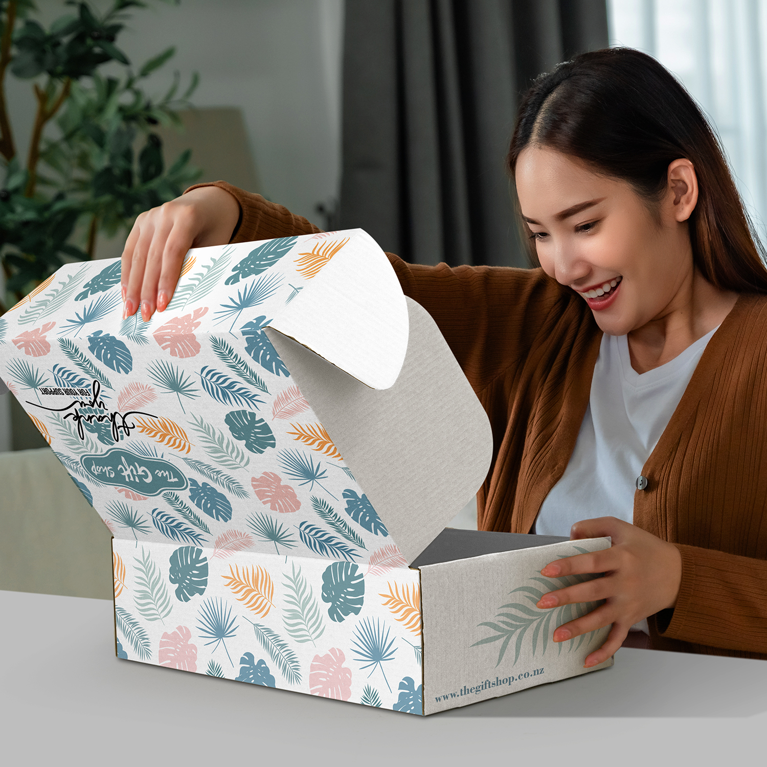 TRENDS | Die Cut Box with Locking Lid - 502x295x150mm