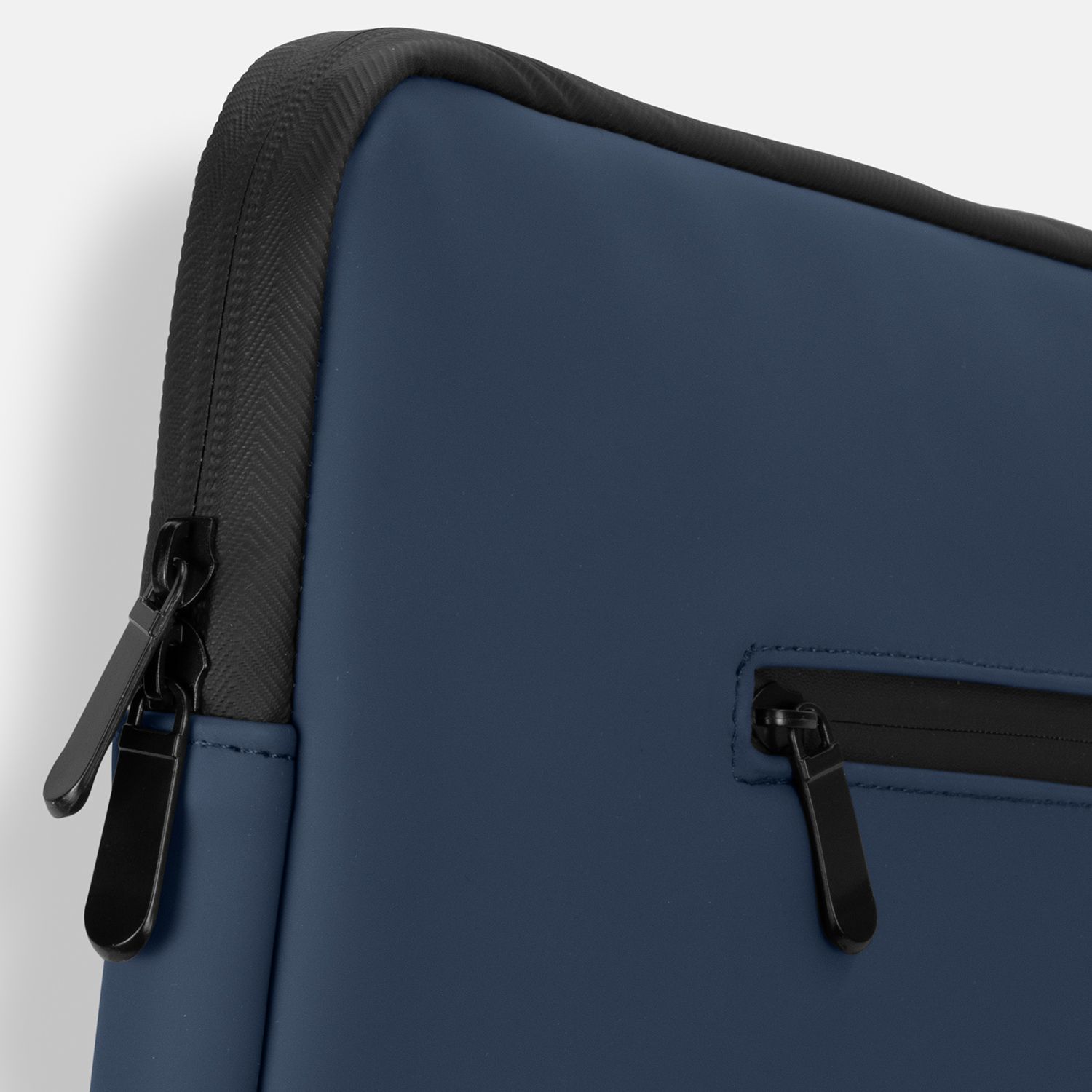 TRENDS | ARCHER Soft-Touch Laptop Sleeve